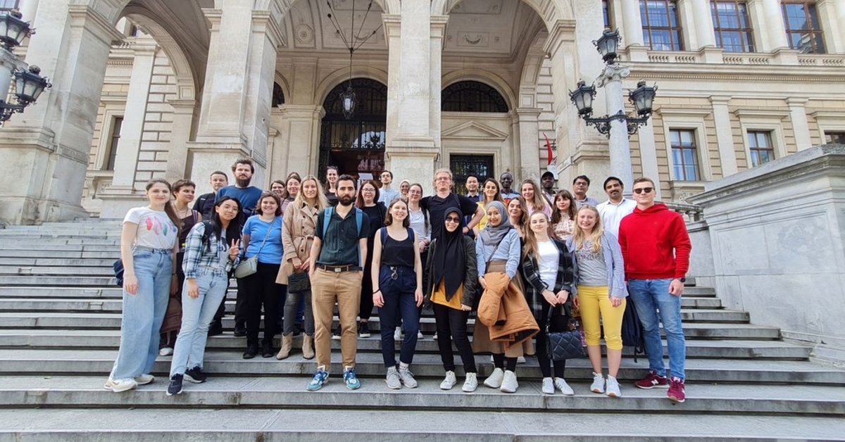 Exploring Vienna's Historic Landmarks: A Guided Walking Tour with Scholars