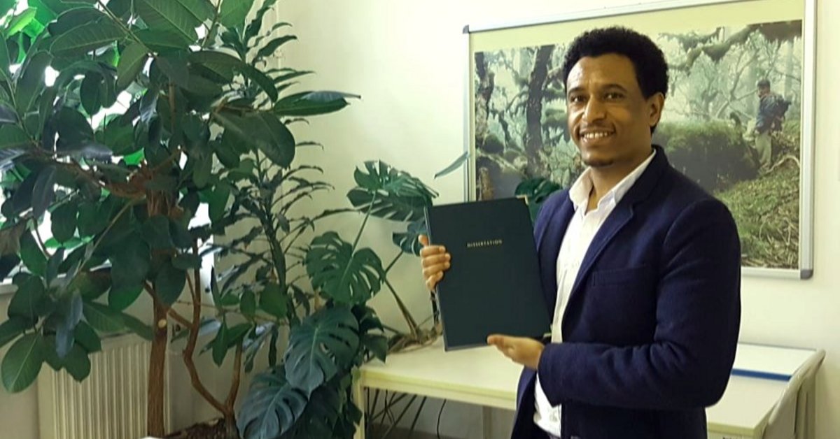 Hafte Mebrahten Tesfay finishes PhD study on agroforestry in Ethiopia